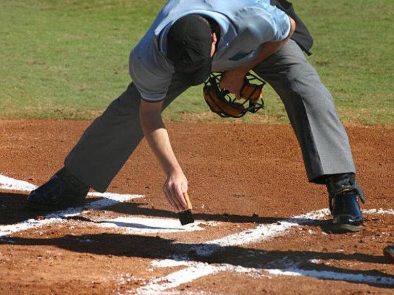 How to Master Center Field: Pro Tips for Domination - The Baseball Insider